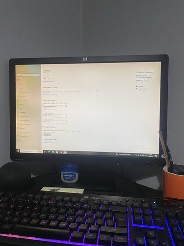 HP LE2201W 22-inch Widescreen LCD Monitor 1680x1050 VGA With leads and ...