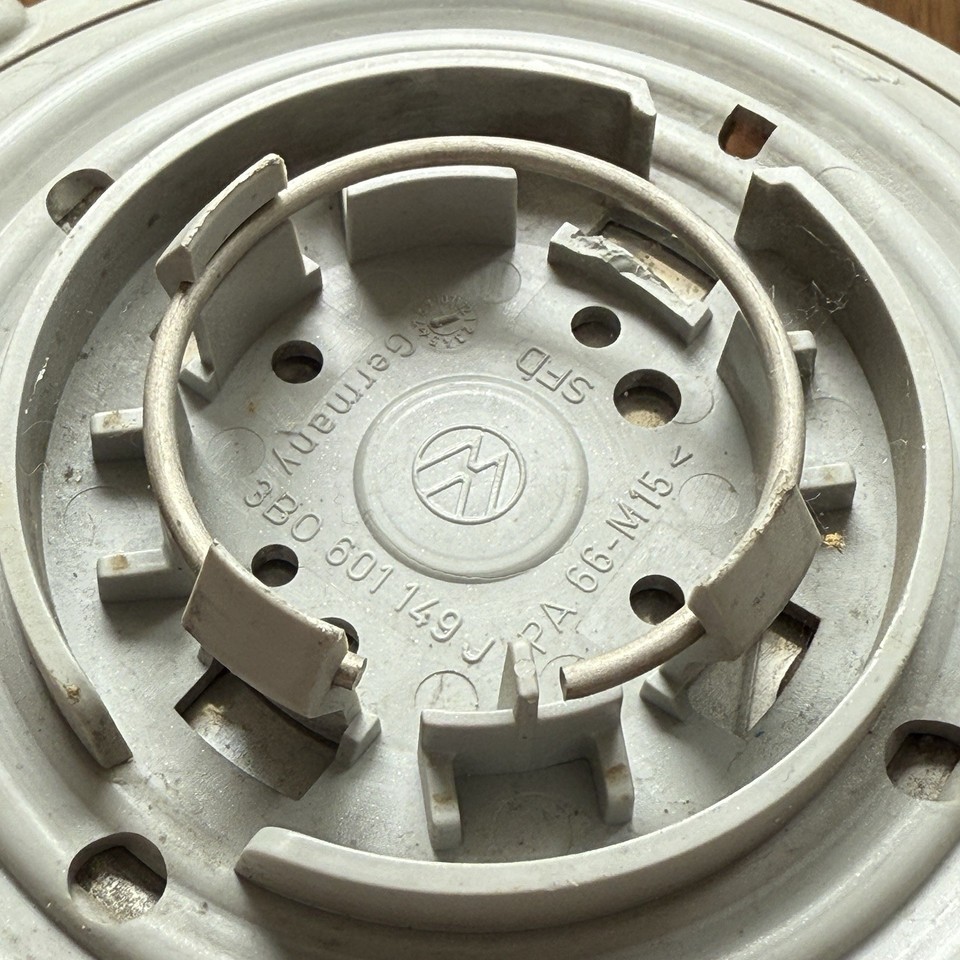 2003 -2005 Volkswagen Passat Wagon Bistar Wheel Center Cap 3B0601149J ...