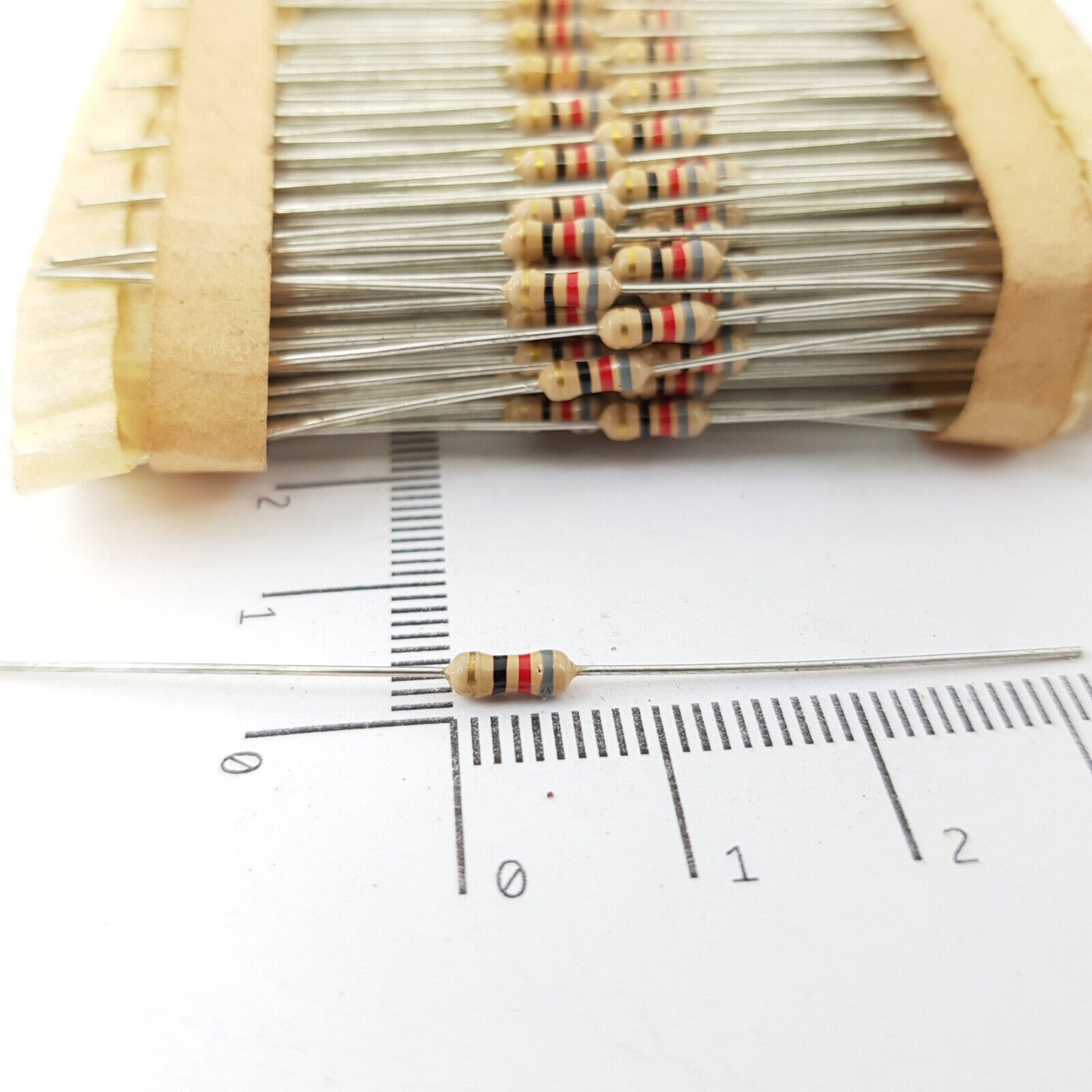 LOT OF 100 X 1/4W 82R 82OHM 5% VINTAGE RESISTOR NOS. RC610BU500F090224 ...