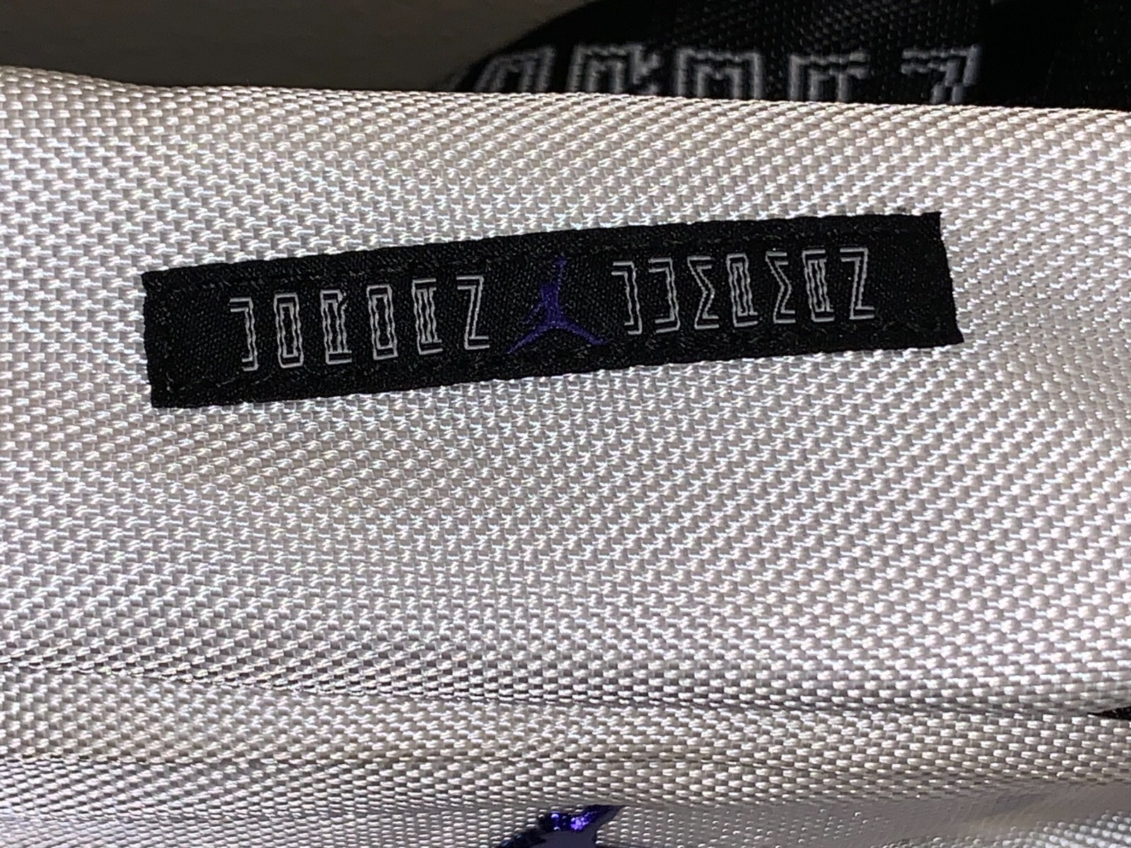 AIR JORDAN RETRO 11 CROSSBODY FANNY PACK - WHITE 13" … - Gem