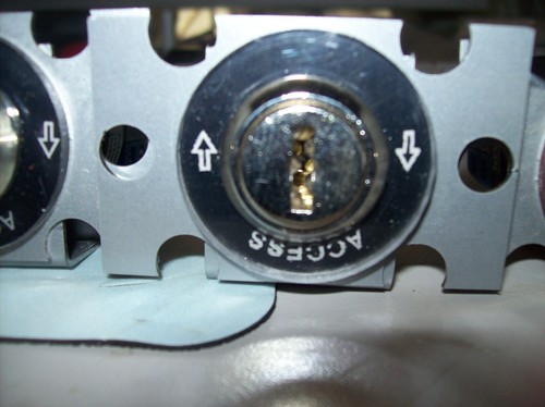 2-Dover Thyssen Elevator ROUND VERTICAL ACCESS KEY SWITCH ACCESS UP ...