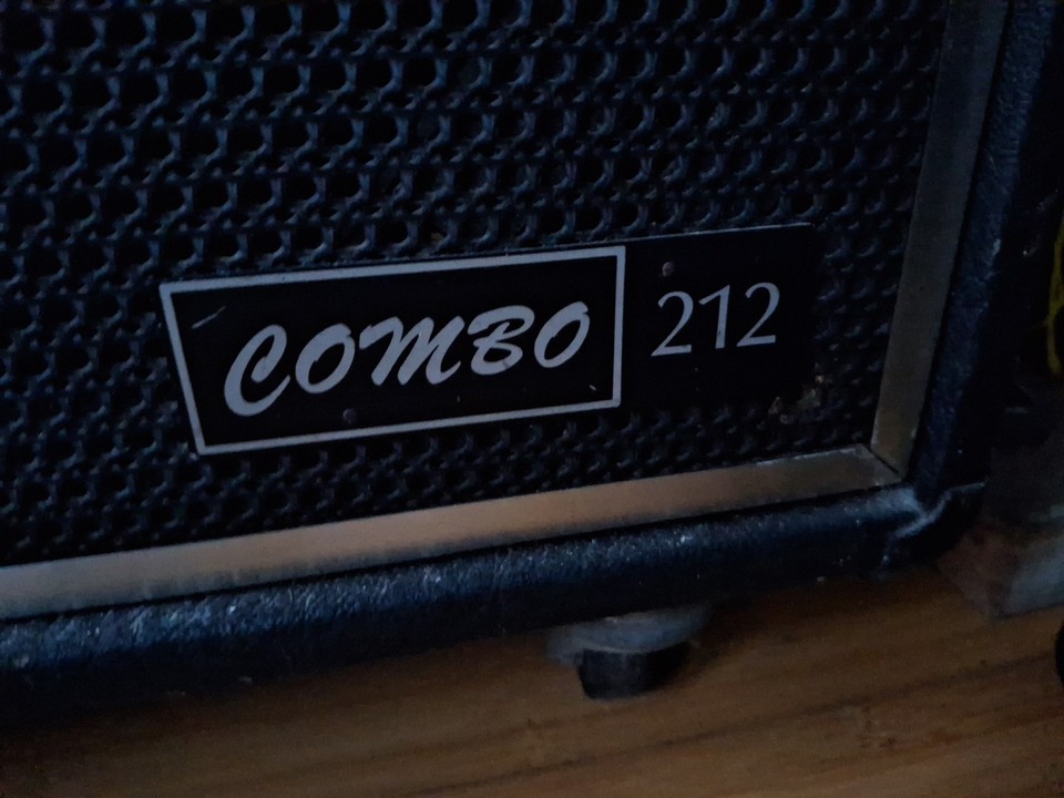 HH Combo 212 75/100 Watts Guitar Amp and Celesion 2 x 12 Speakers Black ...