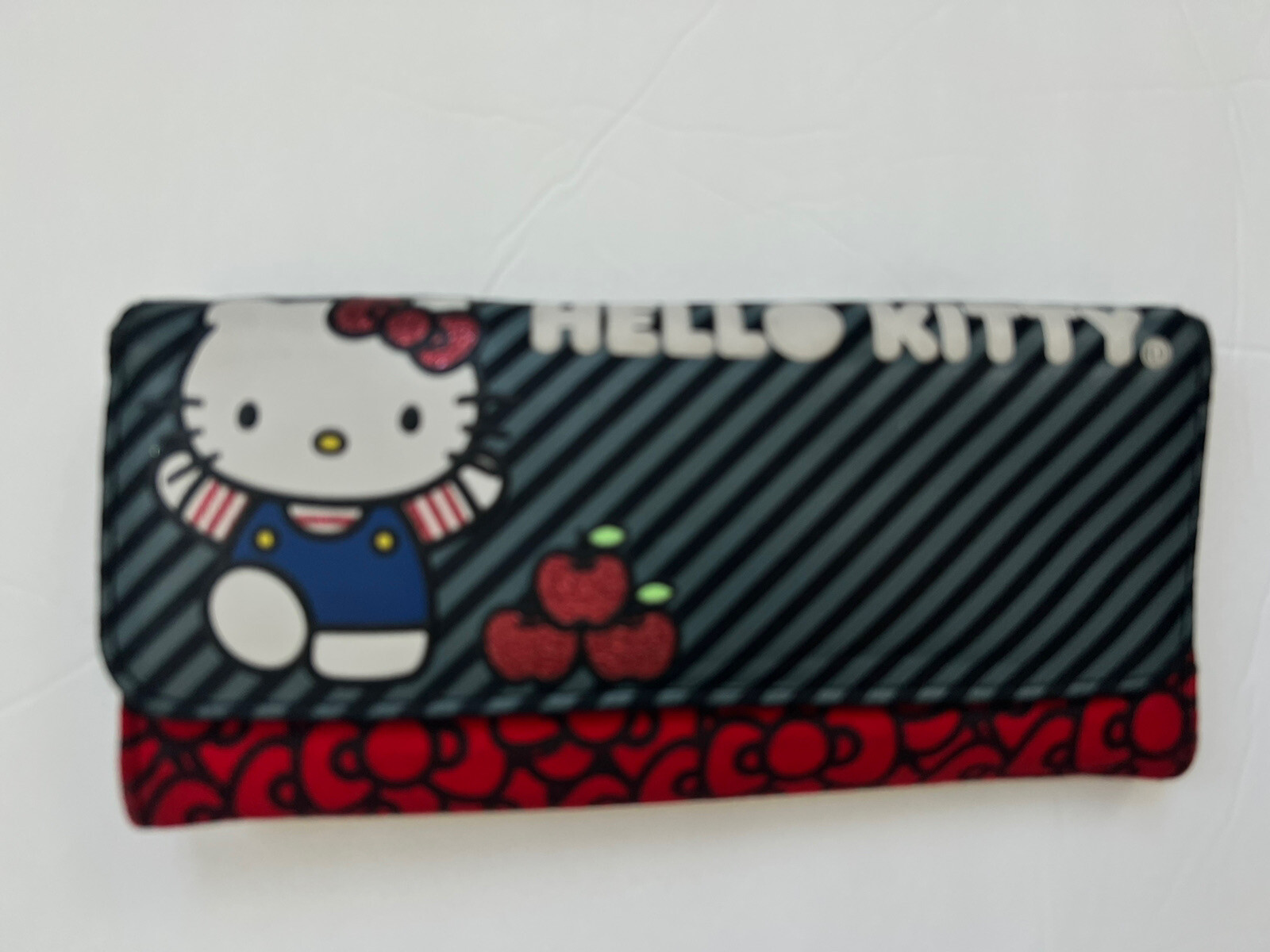 Loungefly Hello Kitty Red Apple Wallet - Gem