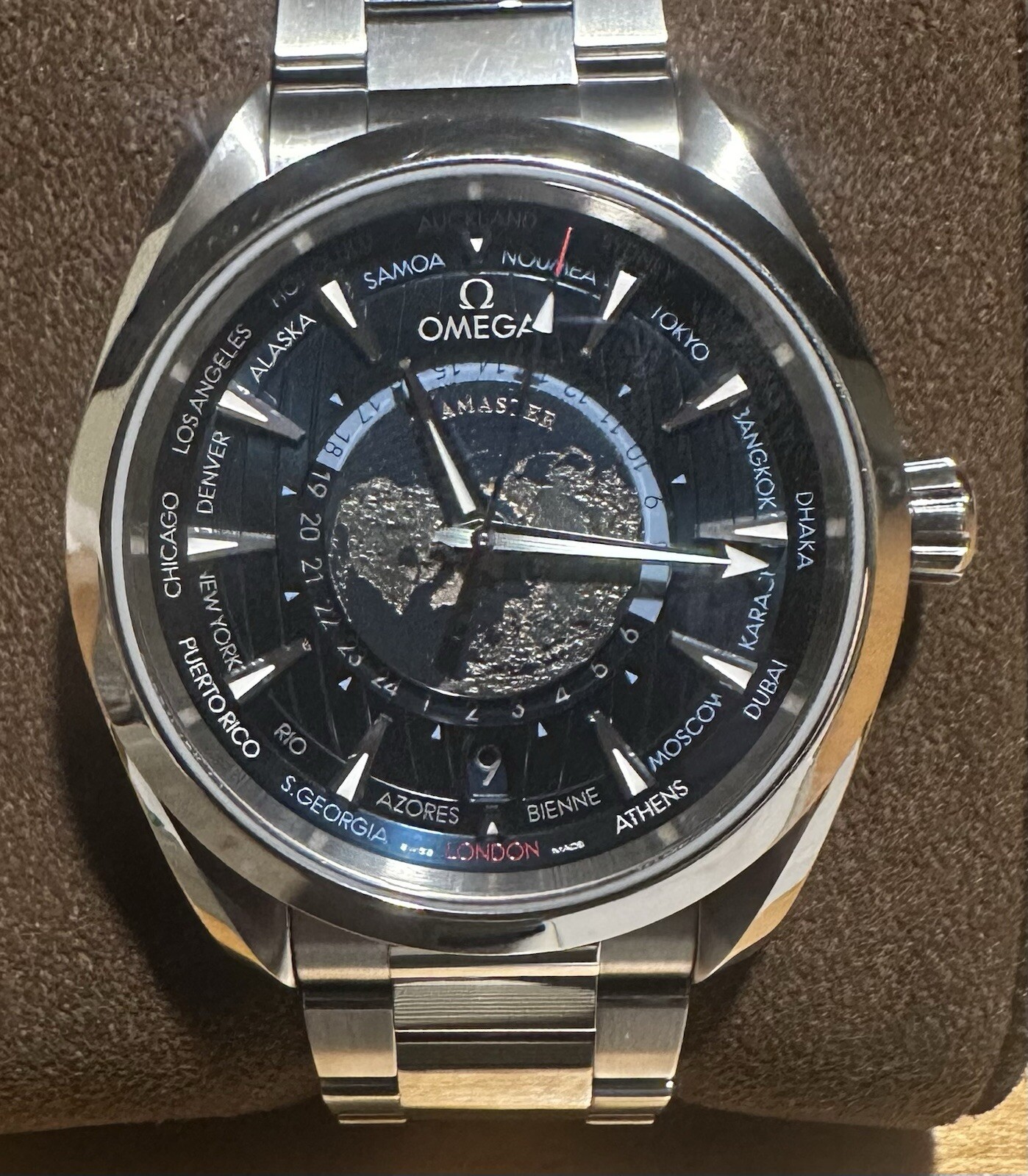 2022 Omega Seamaster Aqua Terra Worldtimer on Bracele… - Gem