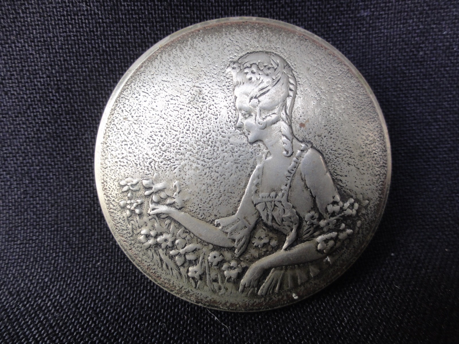 Nocida Compact With Victorian Woman on Face | eBay