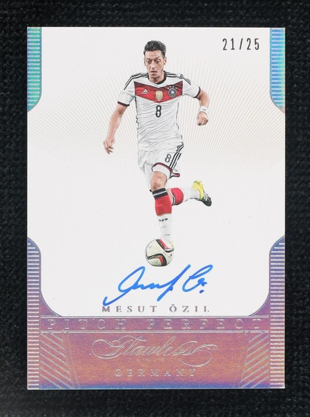 2015-16 Panini Flawless - Pitch Perfect Signatures #PP-OZL Mesut Ozil ...