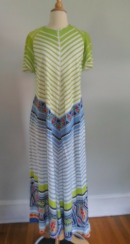 1970's VINTAGE Ann Hodge for Millicent Dressing Gown … - Gem