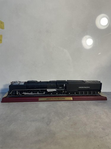 Union Pacific FEF Class 844 HO Scale Steam Locomotive Display Model ...