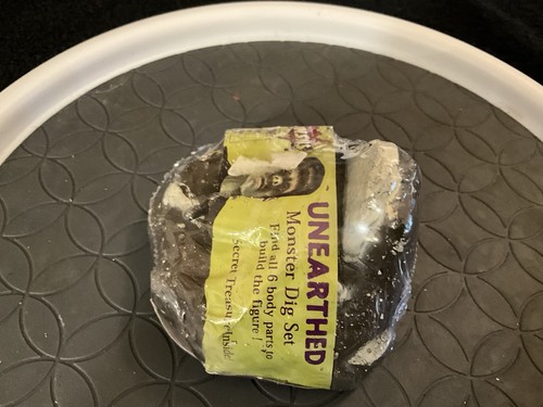 Universal Monsters Unearthed Monster Dig Sets 3-Frankenstein,Mummy ...