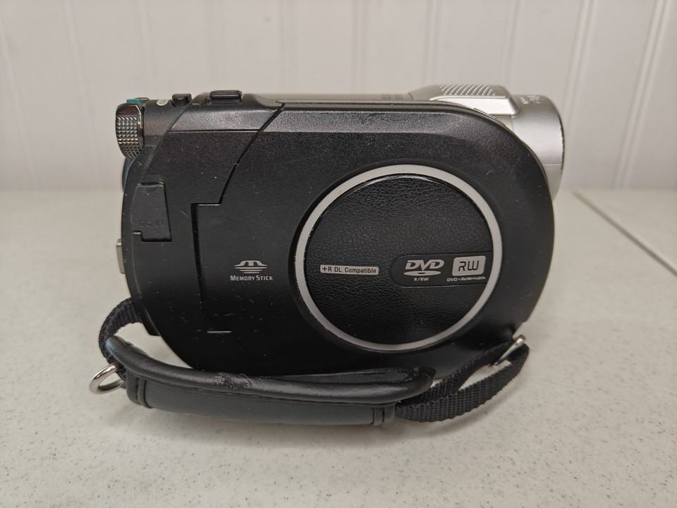 TESTED Sony Handycam DCR-DVD650 Mini DVD Camcorder, Battery, Power ...