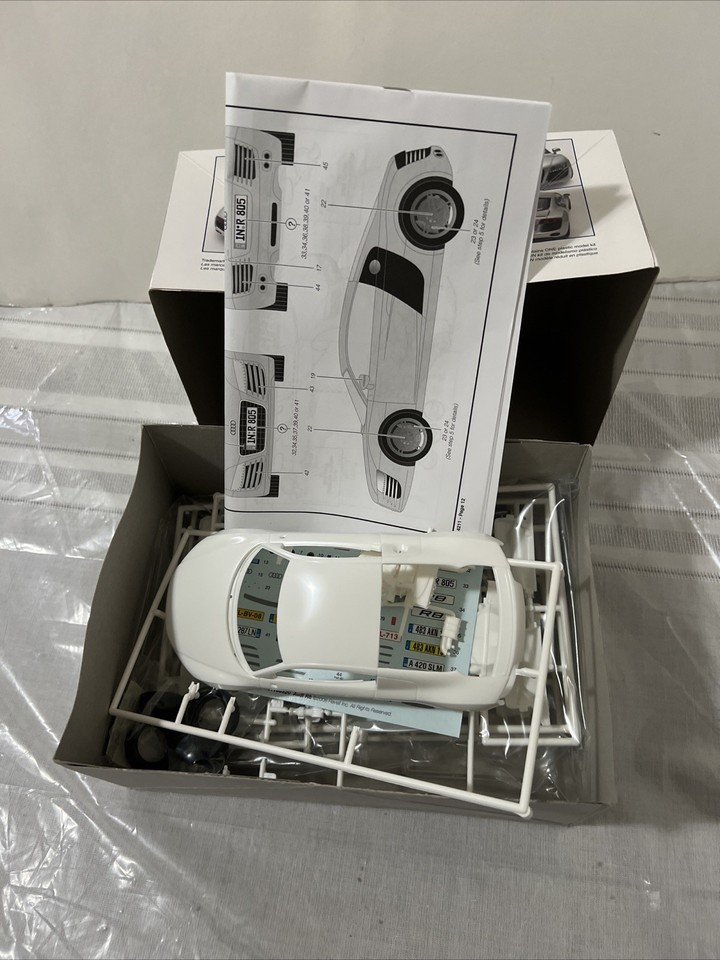Revell Audi R8 Model Kit 1/24 Open Box | eBay