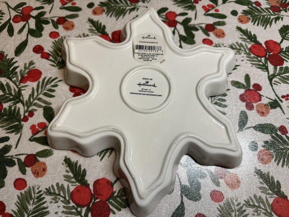 Hallmark Red Snowflake Ceramic Serving Plate or Table Holiday Christmas ...