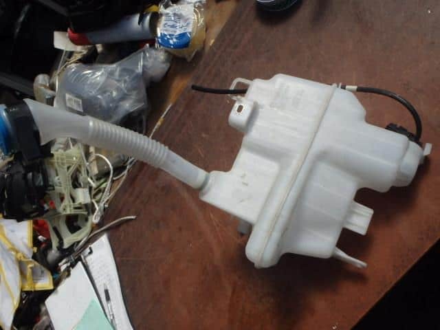 MAZDA Atenza 2013 LDA-GJ2FP Windshield Washer Tank GHR167481 [Used ...