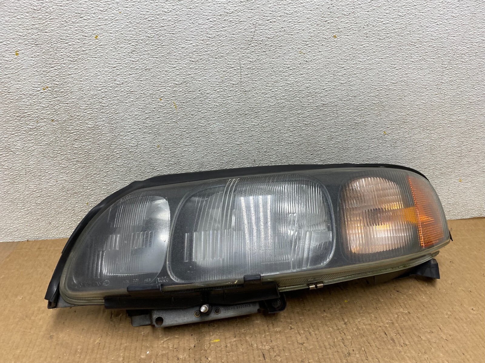 2001 to 2004 Volvo S60 Left Driver LH Side Headlight Halogen Oem G1747 ...
