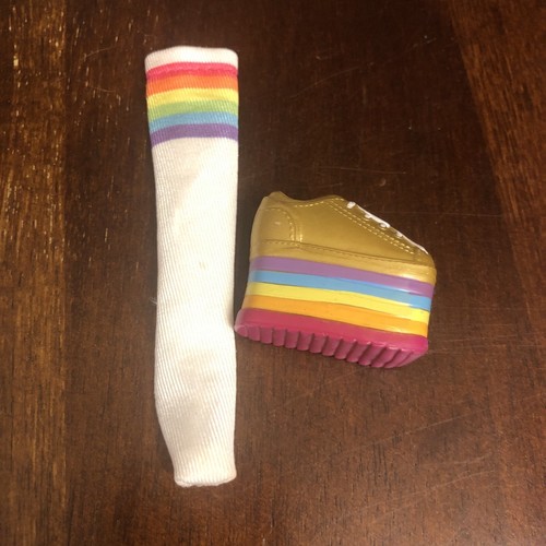 Rainbow High Sunny Madison Series 1 Single Sock Right Gold Platform ...