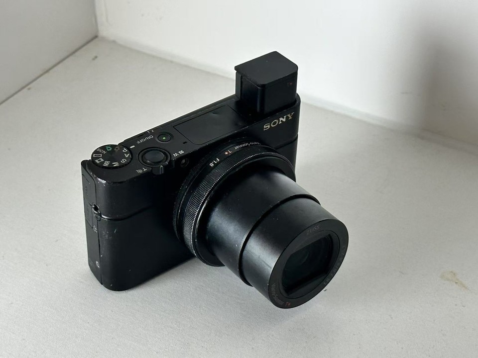 Sony RX100 M3 III 20.2MP Digital Compact Camera English Tested all good ...