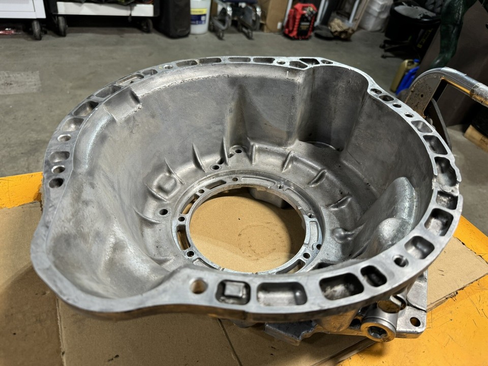 32552-U2261-71 Toyota Forklift 8FDU32 Transmission Housing (Good Used ...