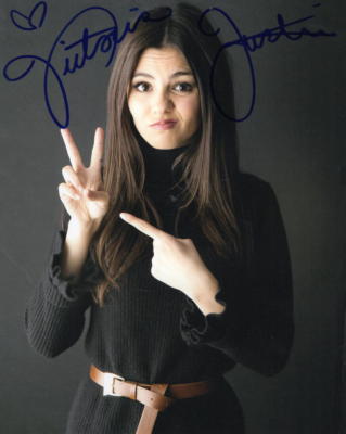 VICTORIA JUSTICE SIGNED 8X10 PHOTO AUTOGRAPH VICTORIOUS FUN SIZE IN ...