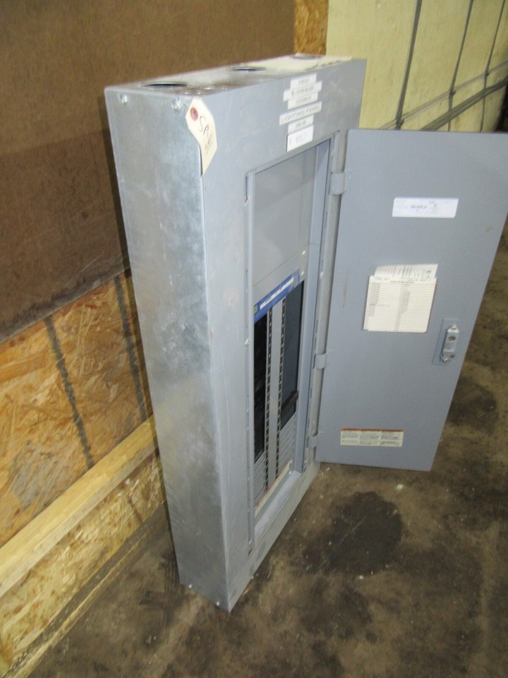 100 AMP SQUARE D EDB / NF PANELBOARD PANEL MAIN LUG MLO 3 PH 4 W 600 / ...