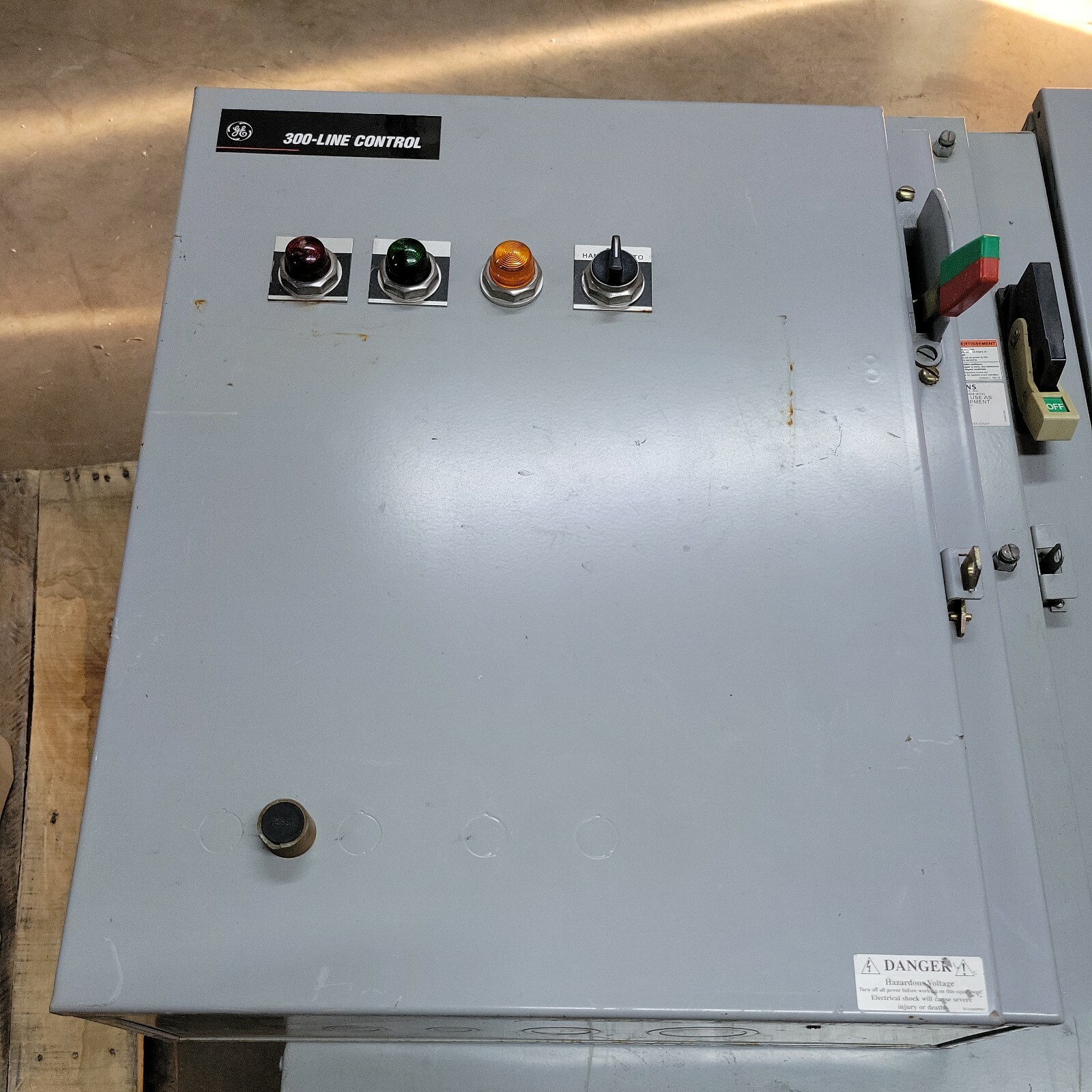 GE 300 Line Control Enclosure With GE Size 3 Motor Starter for sale ...
