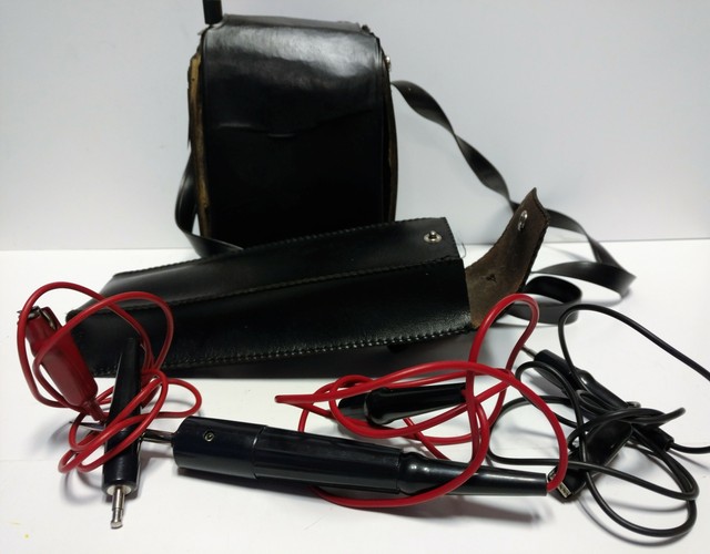 Amprobe Amc-2 Hand Cranked Megohmmeter Insulation Tester for sale ...