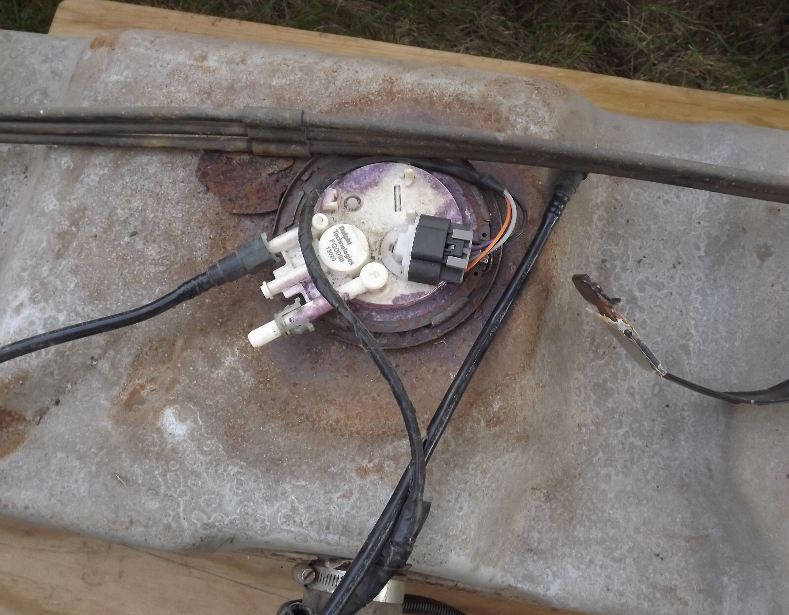 1997-2002 Chevrolet Express GMC Savanna Van Fuel Tank w/New Pump ...