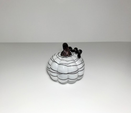 WHITE ART GLASS PUMPKIN APPLIED BLACK GLASS STRING SWIRL ACCENTS ...