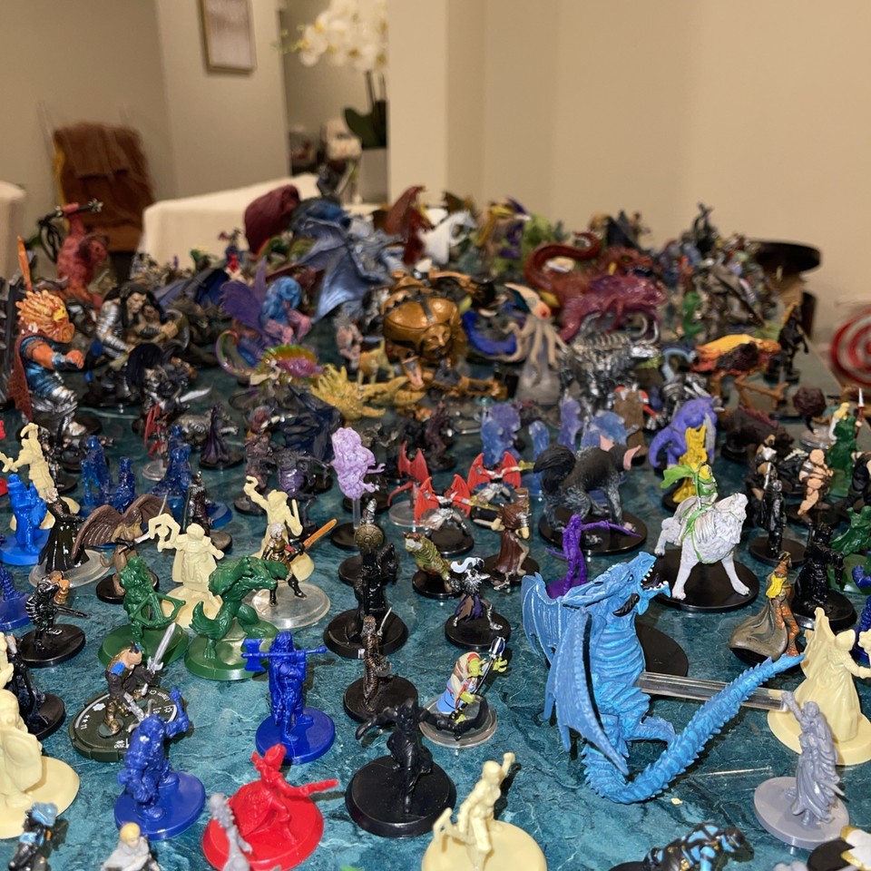 Massive D&D, Pathfinder, MTG Miniature Collection - 100s Of Minis Of ...