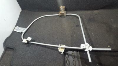 Door winder mechanism (Window Regulator) front right side for R ...