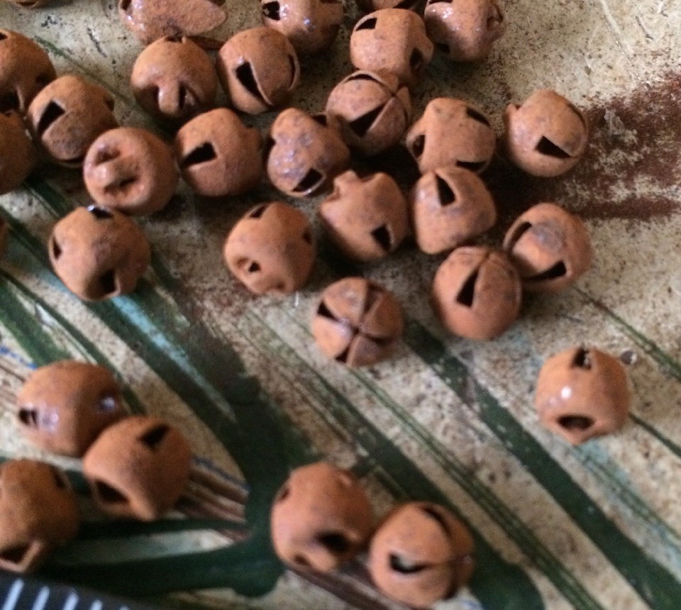 144 Primitive Rusty Tin JINGLE BELLS 6mm 1/4 in 1/4" TINY Christmas ...