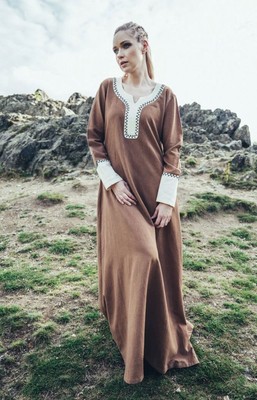 Wikinger Kleid Lagertha Schildmaid Vikings Gewand sand Walküre bestickt ...