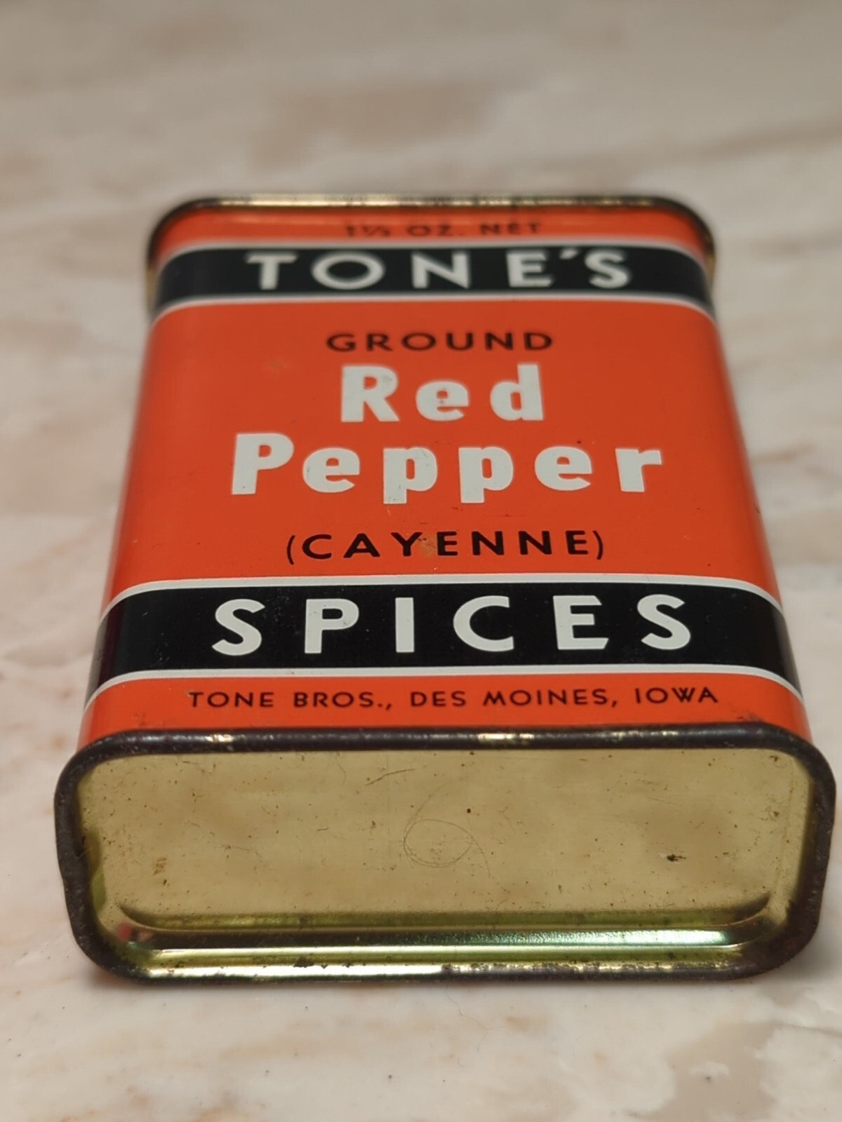 Vintage Tones Cayenne Red Pepper 1.5 Metal spice tin Orange Black Des ...