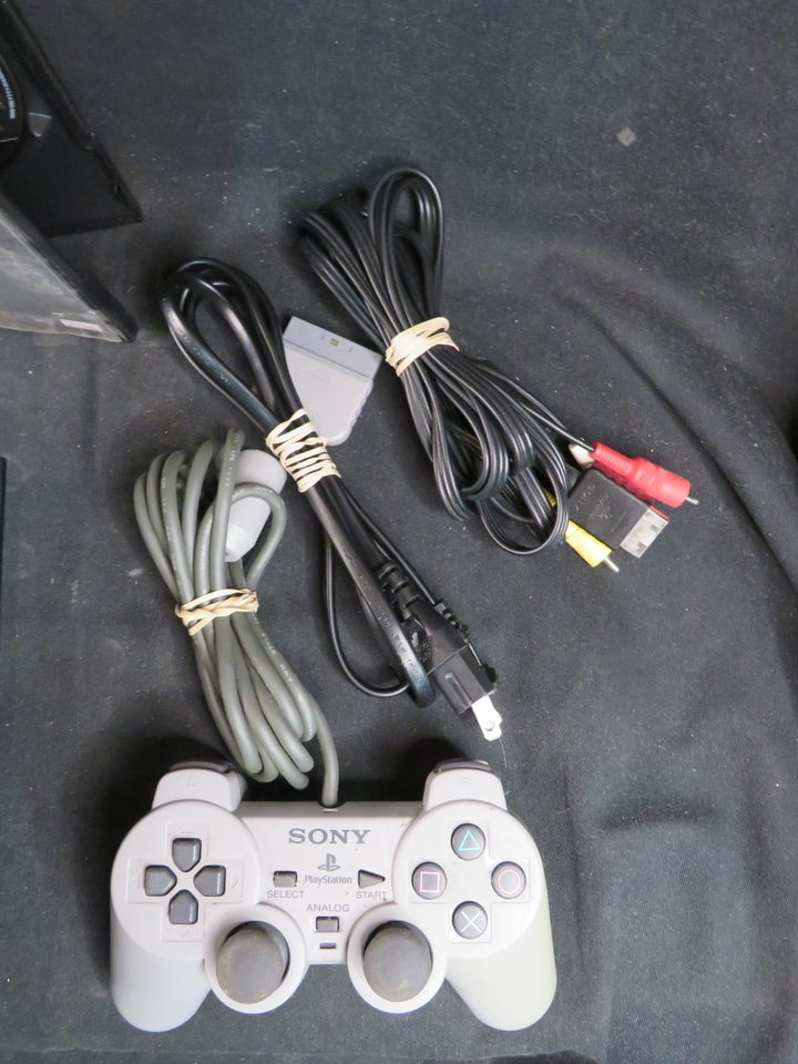 Sony PlayStation 2 Bundle with one controller, 4 games and 2 MCU TESTED ...
