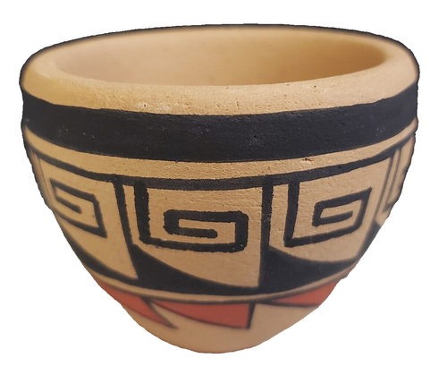 JUANITA C. FRAGUA- New Mexico JEMEZ PUEBLO Vtg 2" Tall SMALL Polychrome ...