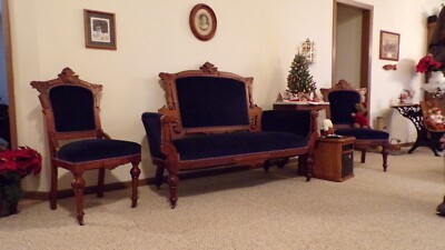 1800-1899 - Antique Victorian Parlor Set