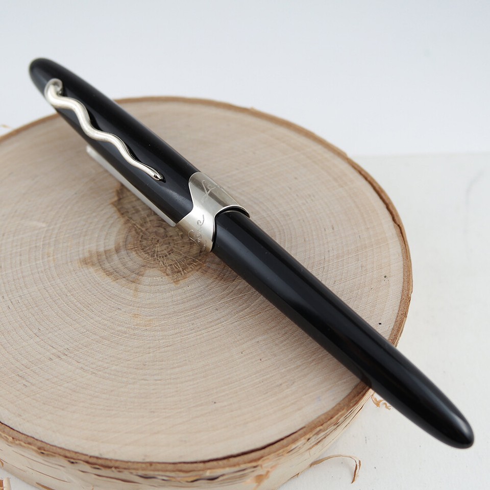 Jean Pierre Lepine Black w/ Silver-Toned Trim Samba Fountain Pen ...