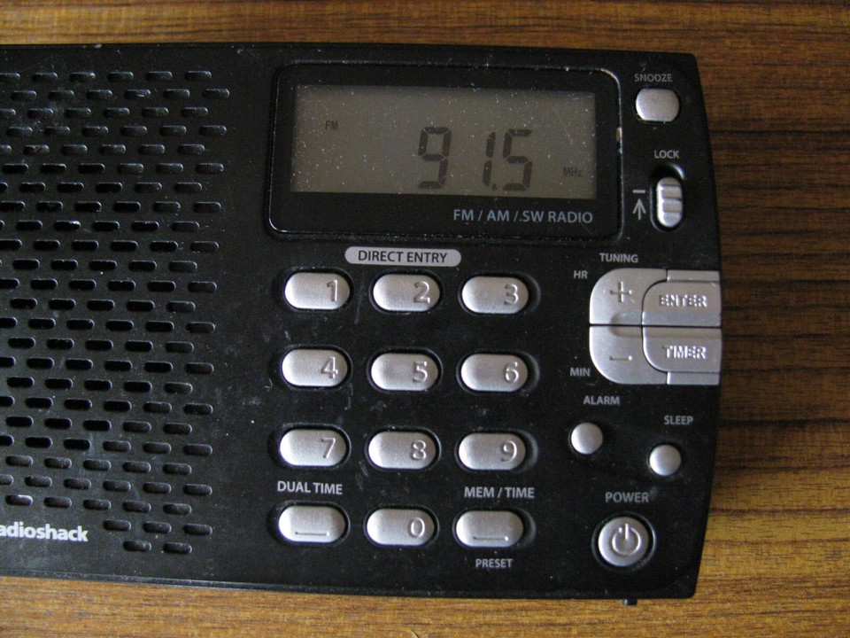 Radio Shack Portable Short Wave Travel Radio 2000125 Receiver AM FM SW ...