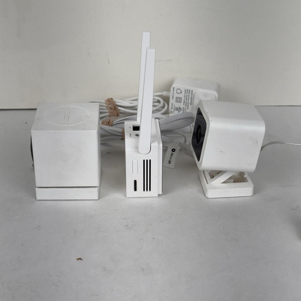 Wyze Outdoor Base Station WVODB1 And 2 Cameras (read Description) As Is ...