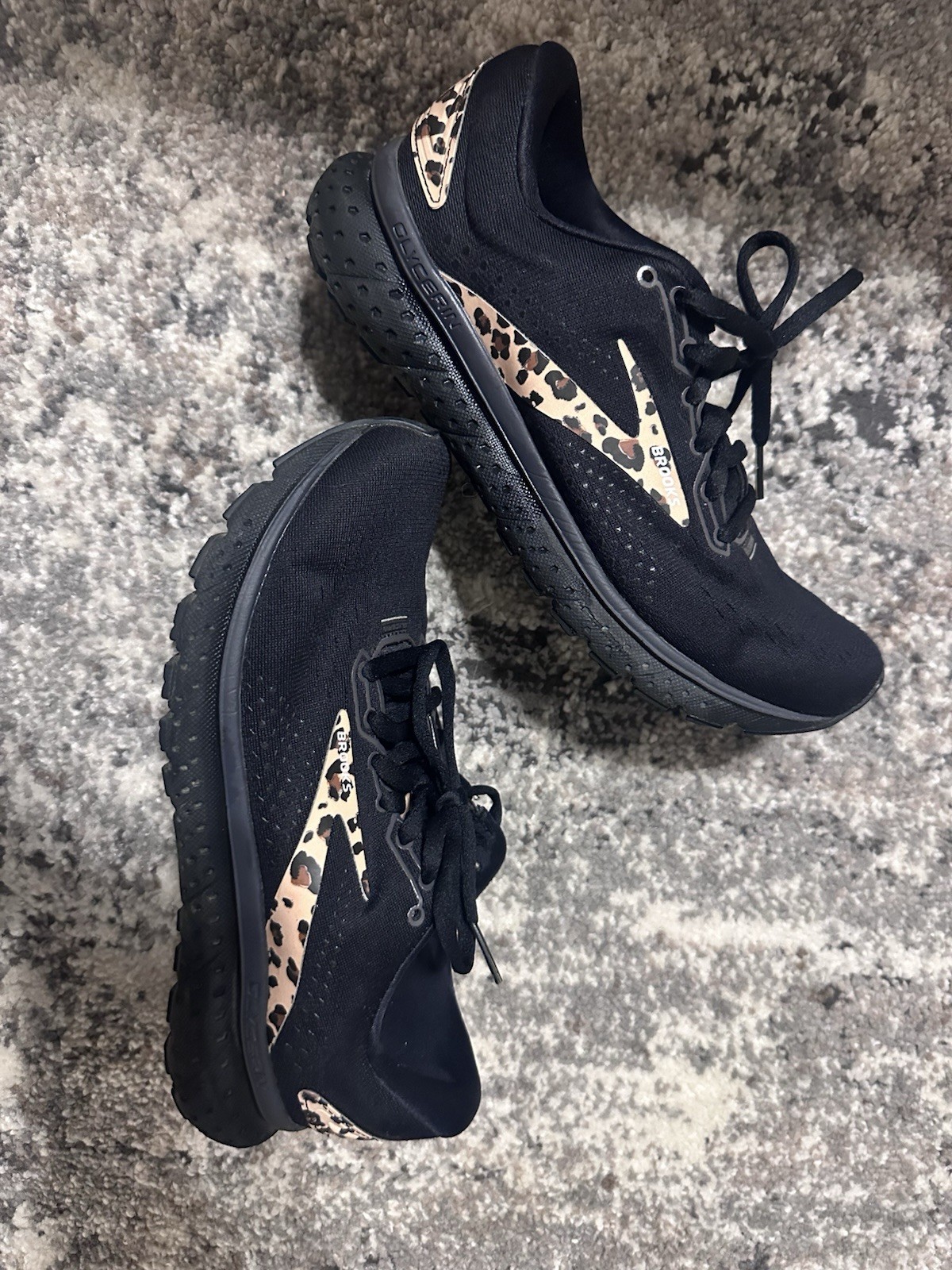 Brooks women’s Black Leopard Print Running Shoes Mesh Upper Lace Up ...