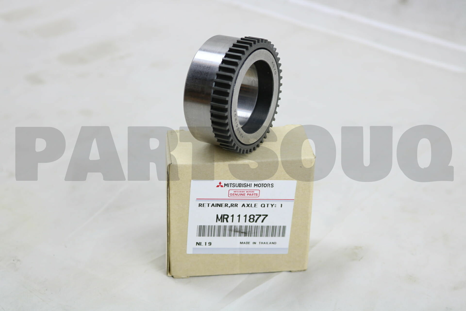 MR111877 Genuine Mitsubishi RETAINER,RR AXLE BRG | eBay