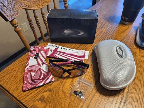 Oakley Commit SQ Breast Cancer Awareness Edition Sunglasses - Black/Pink W/Case | eBay