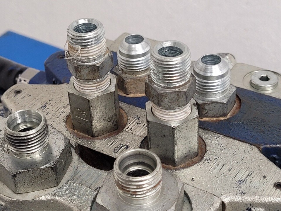 Hydraulic 2-Way 3 Body Control Valve Stack DB5195.800 VPL244-29A | eBay