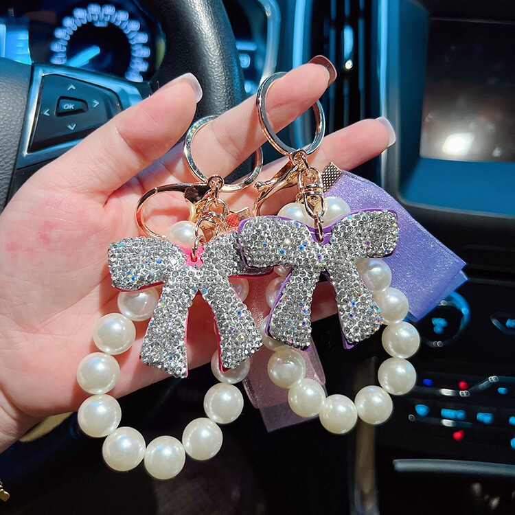 Fashionable And Whimsical Stylish Keychain With Pearl And Butterfly Bow ...