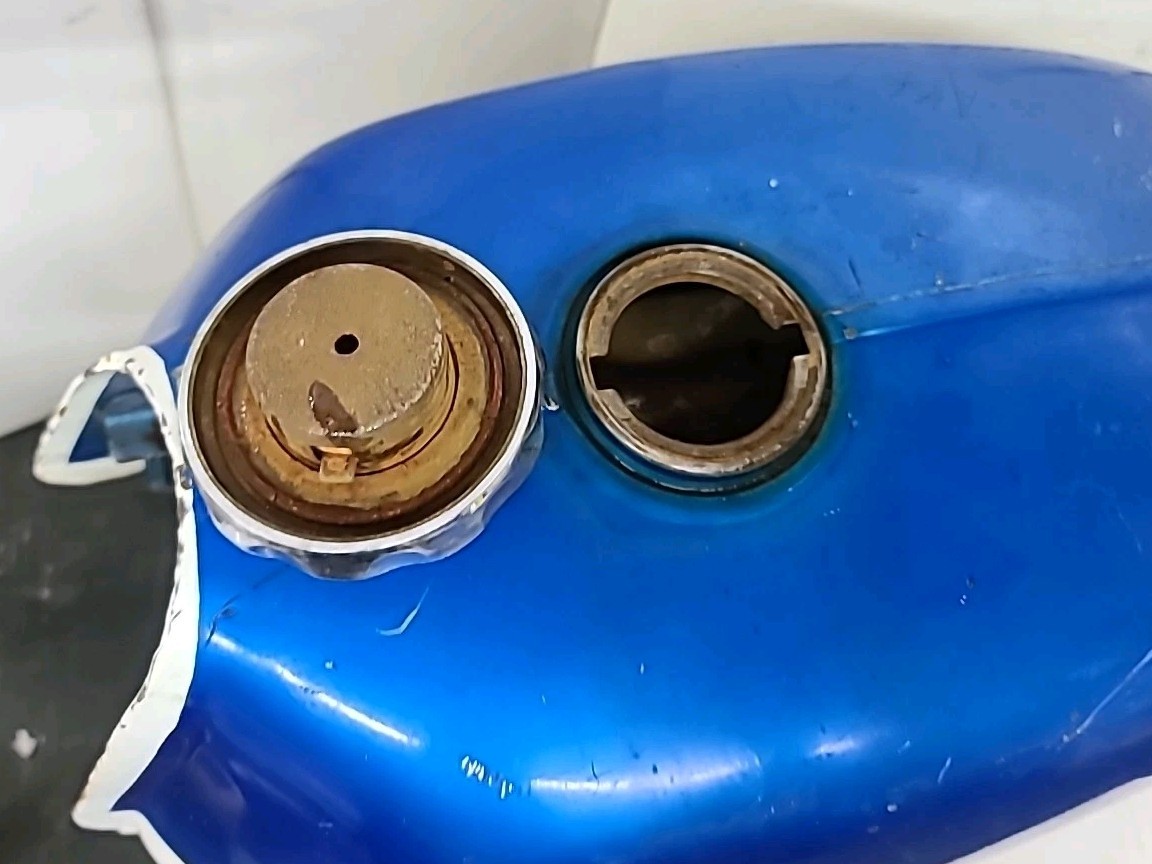 1968 1969 1970 1971 Honda CL 350 gas tank Sapphire Blue White OEM CL350 ...
