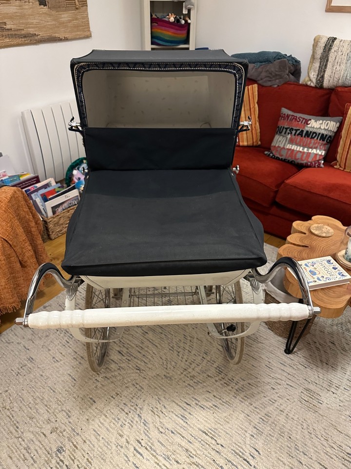 Silver Cross Vintage Coach Built Pram, parcel tray and sun canopy ...