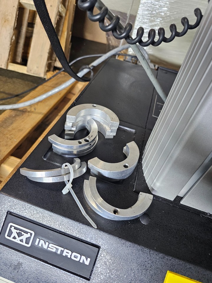 Instron 4466 Tensile Tester Compression 10KN/2250LB Capacity Load Frame ...