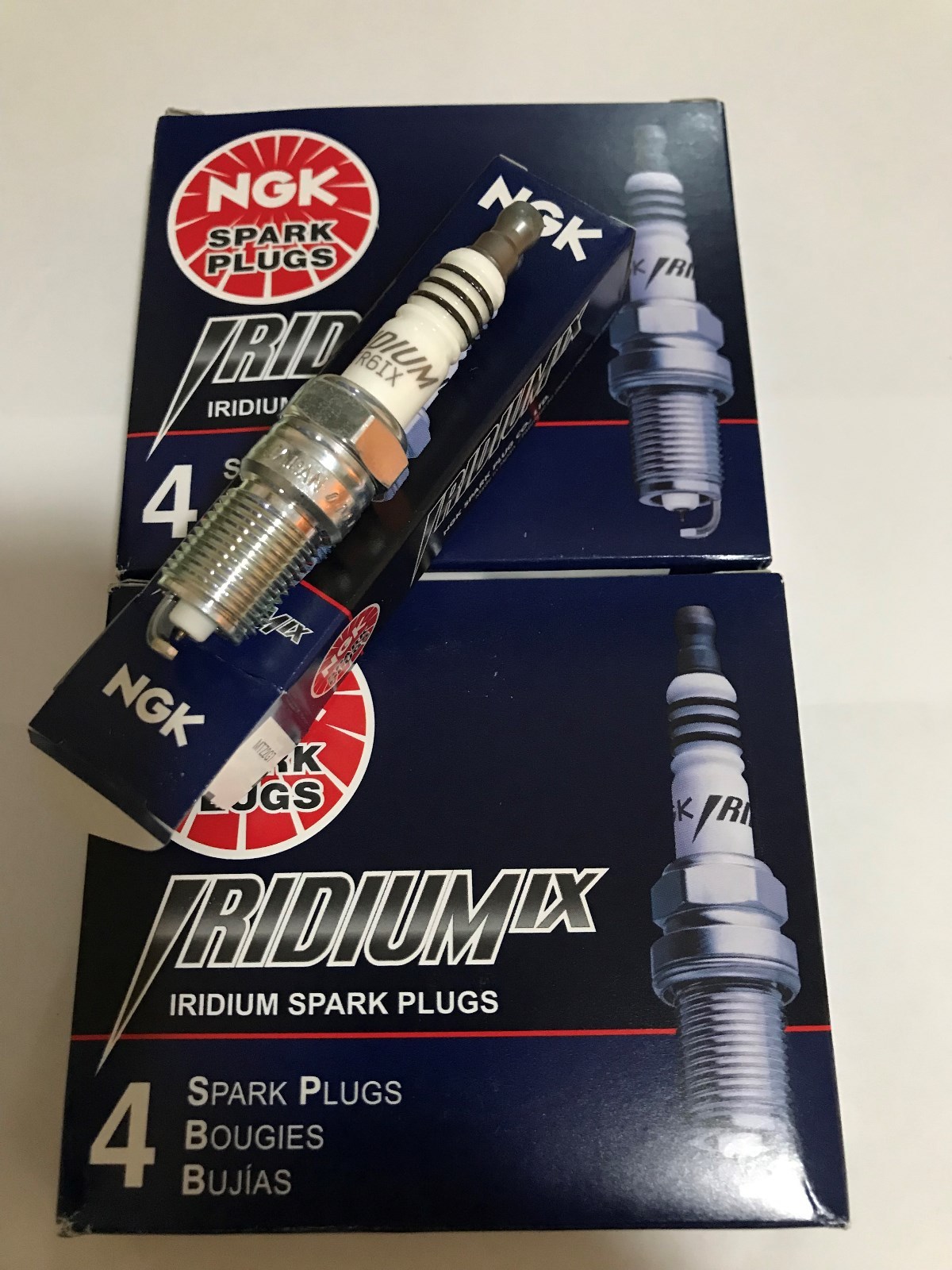 NGK TR6IX HSV VF GEN-F F2 GTS LSA IRIDIUM IX SPARK PLUGS x8 6.2L V8 ...