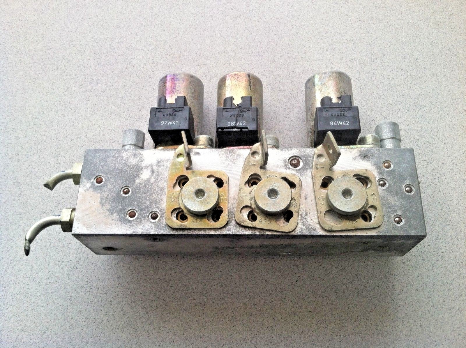 1990-2002 MERCEDES-BENZ SL500 SL320 SL600 R129 ~ RIGHT HYDRAULIC VALVE ...