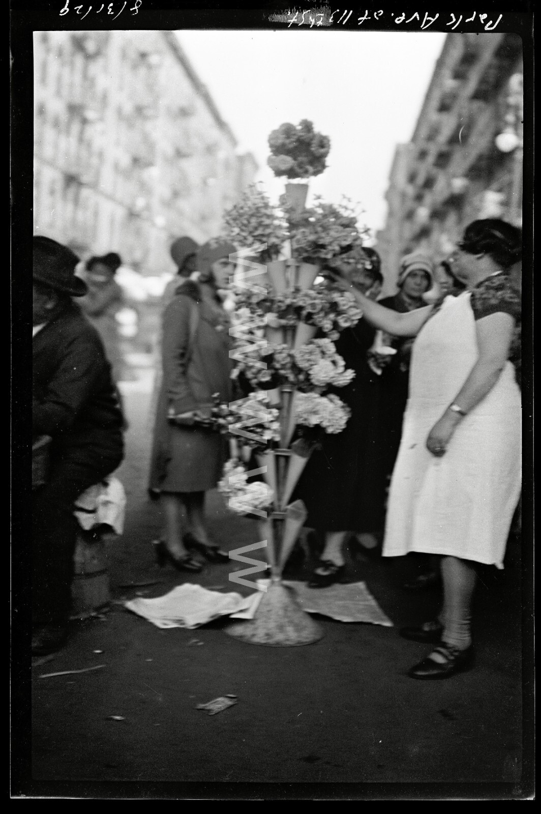 '29 Park Av 113th St Flower Vendor Lady Mt Carmel Manh NYC Old Photo ...