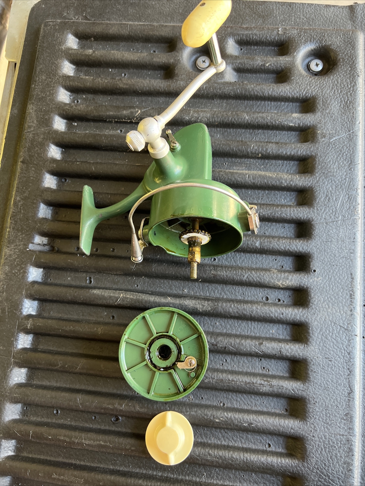 Vintage Penn 704 fishing reels spinning | eBay